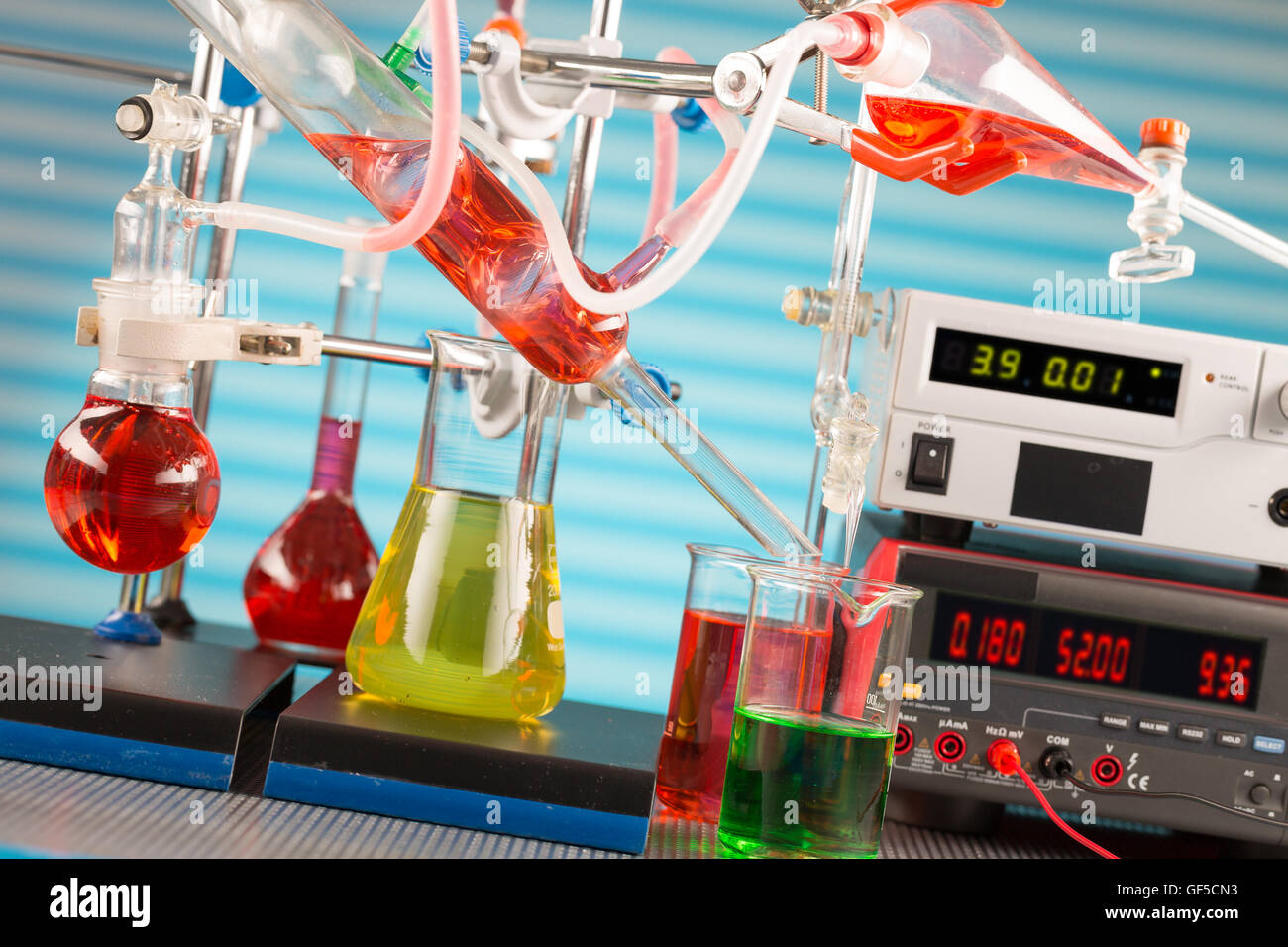 Laboratoire de chimie moderne. Pour la synthèse d'installation Photo ...