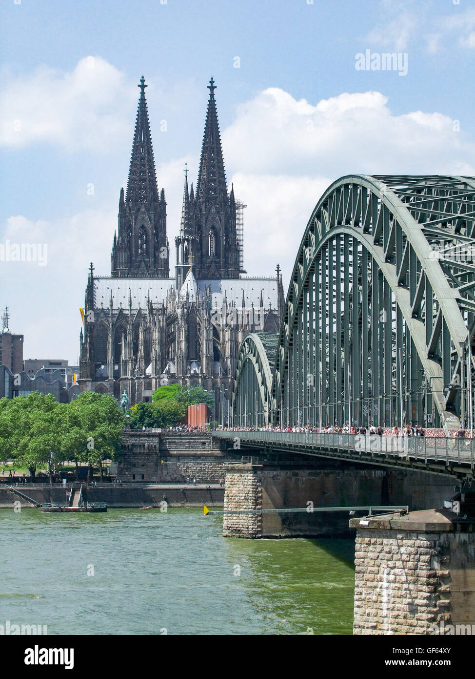 Flèche de la cathédrale de cologne Banque de photographies et d’images ...