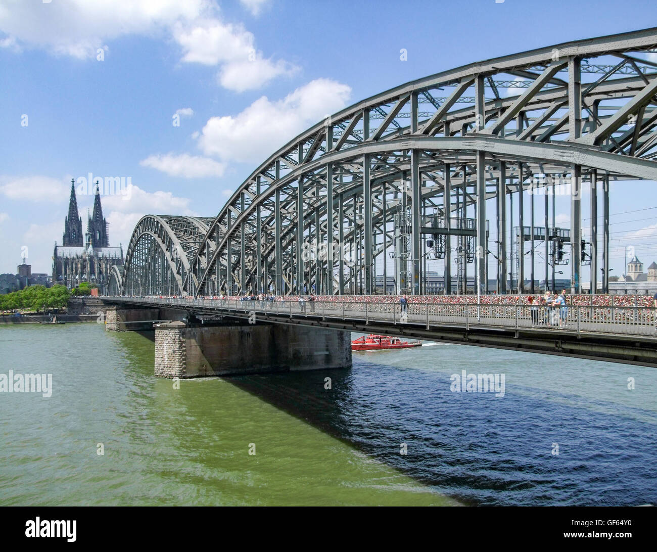Flèche de la cathédrale de cologne Banque de photographies et d’images ...