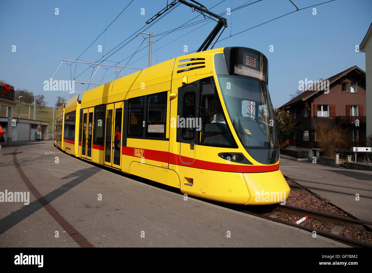 Trams in basel Banque de photographies et d’images à haute résolution ...