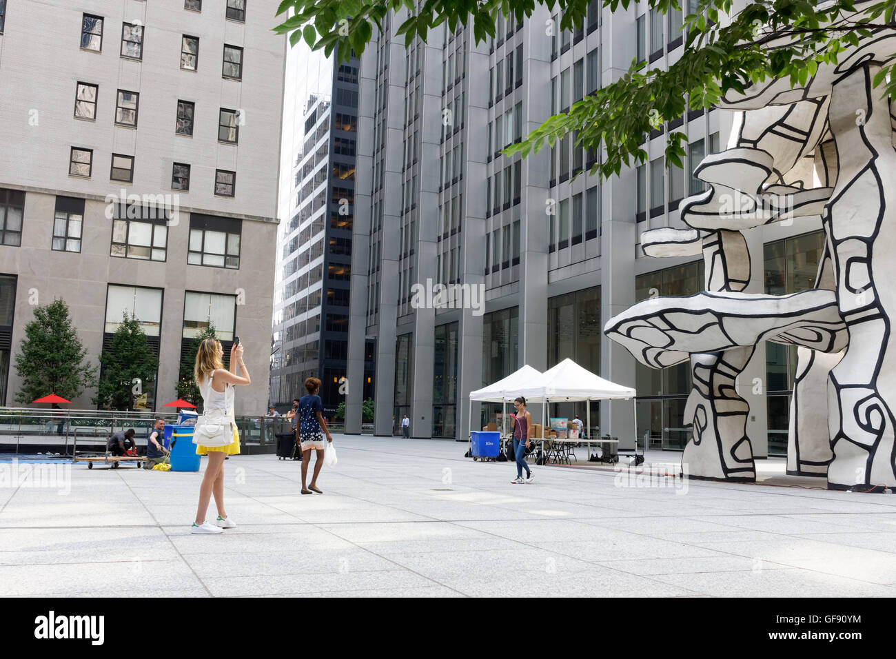 Sculpture by jean dubuffet Banque de photographies et d’images à haute ...