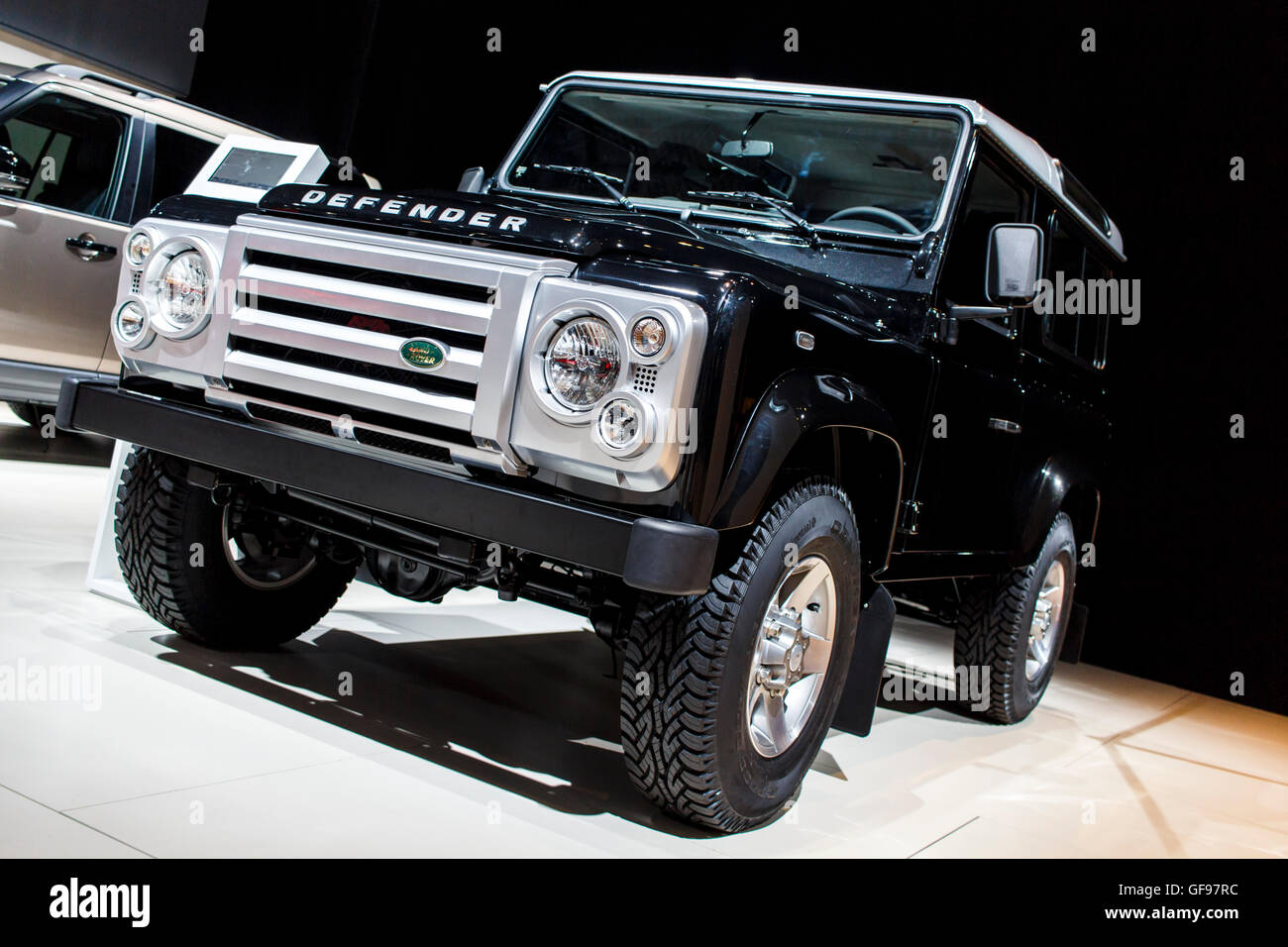 Landrover defender Banque de photographies et d’images à haute ...