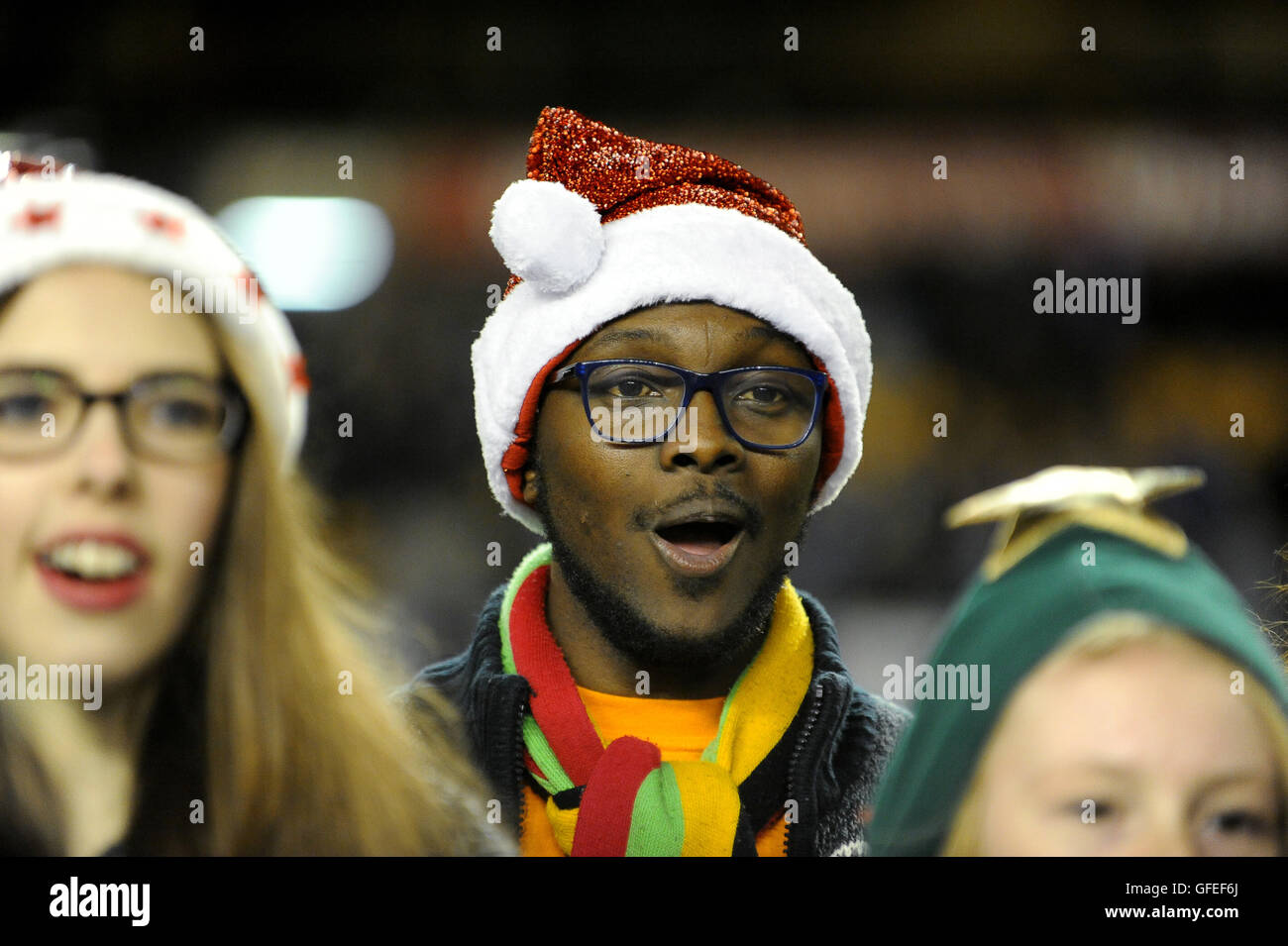 Carol singer Banque de photographies et d’images à haute résolution - Alamy