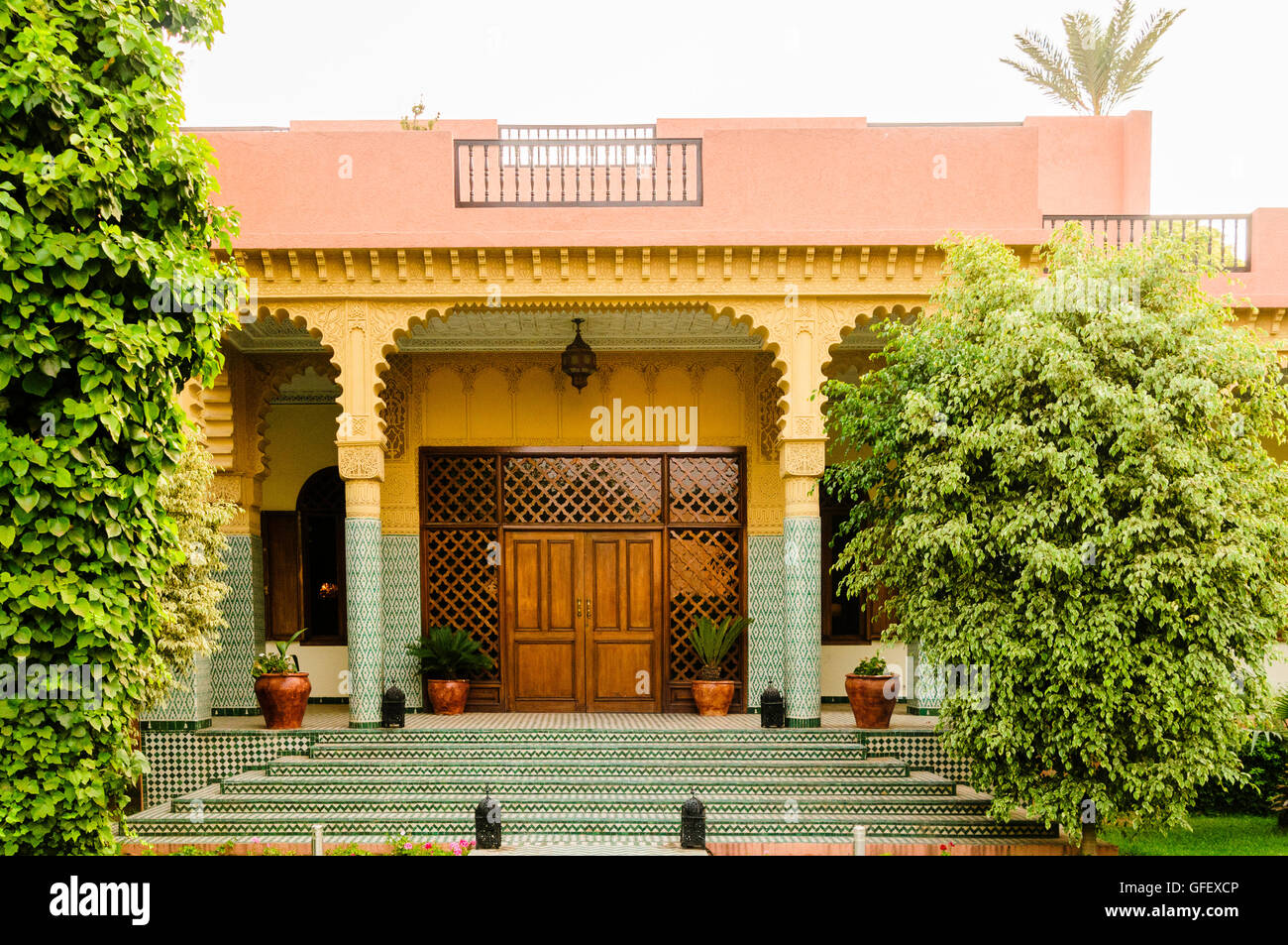 Zellige moroccan rouge Banque de photographies et d’images à haute ...