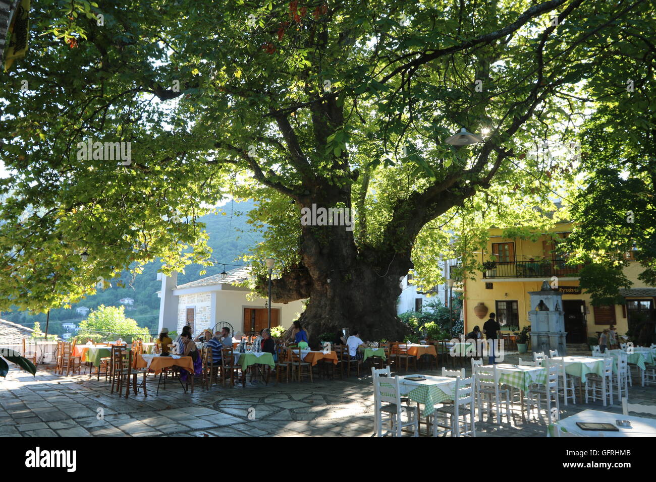 Tsagarada village Banque de photographies et d’images à haute ...