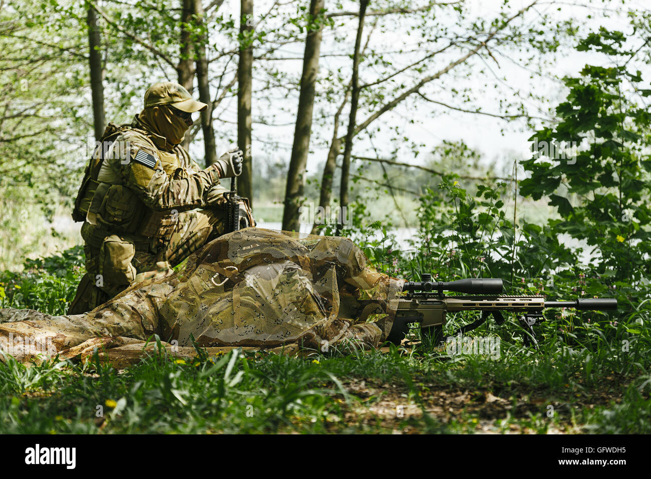 Sniper spotter Banque de photographies et d’images à haute résolution ...