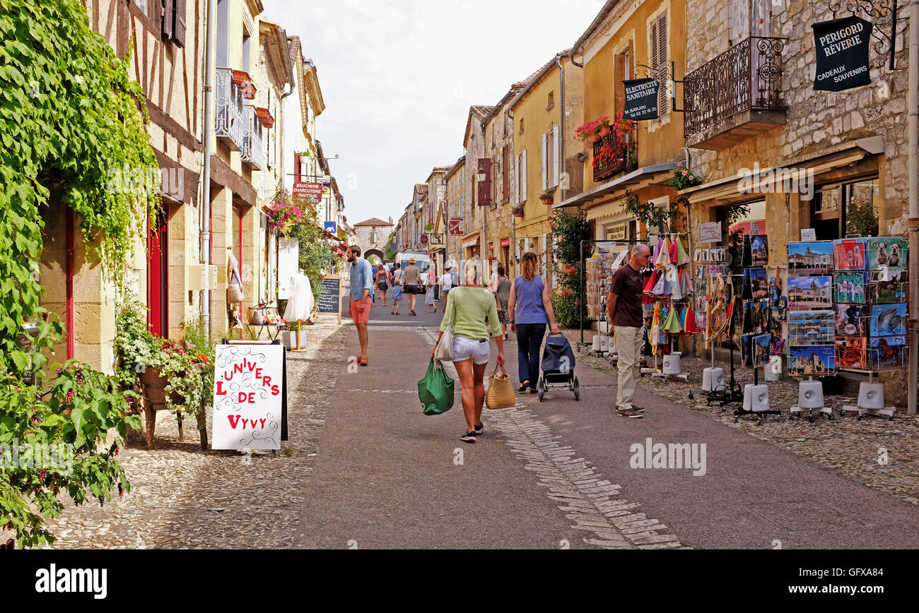 Monpazier france Banque de photographies et d’images à haute résolution ...