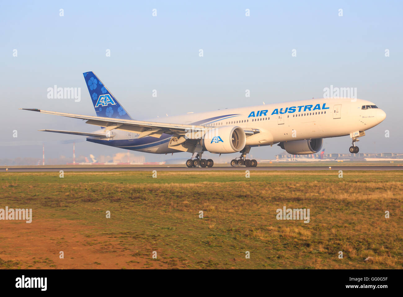 Boeing 777 air france Banque de photographies et d’images à haute ...