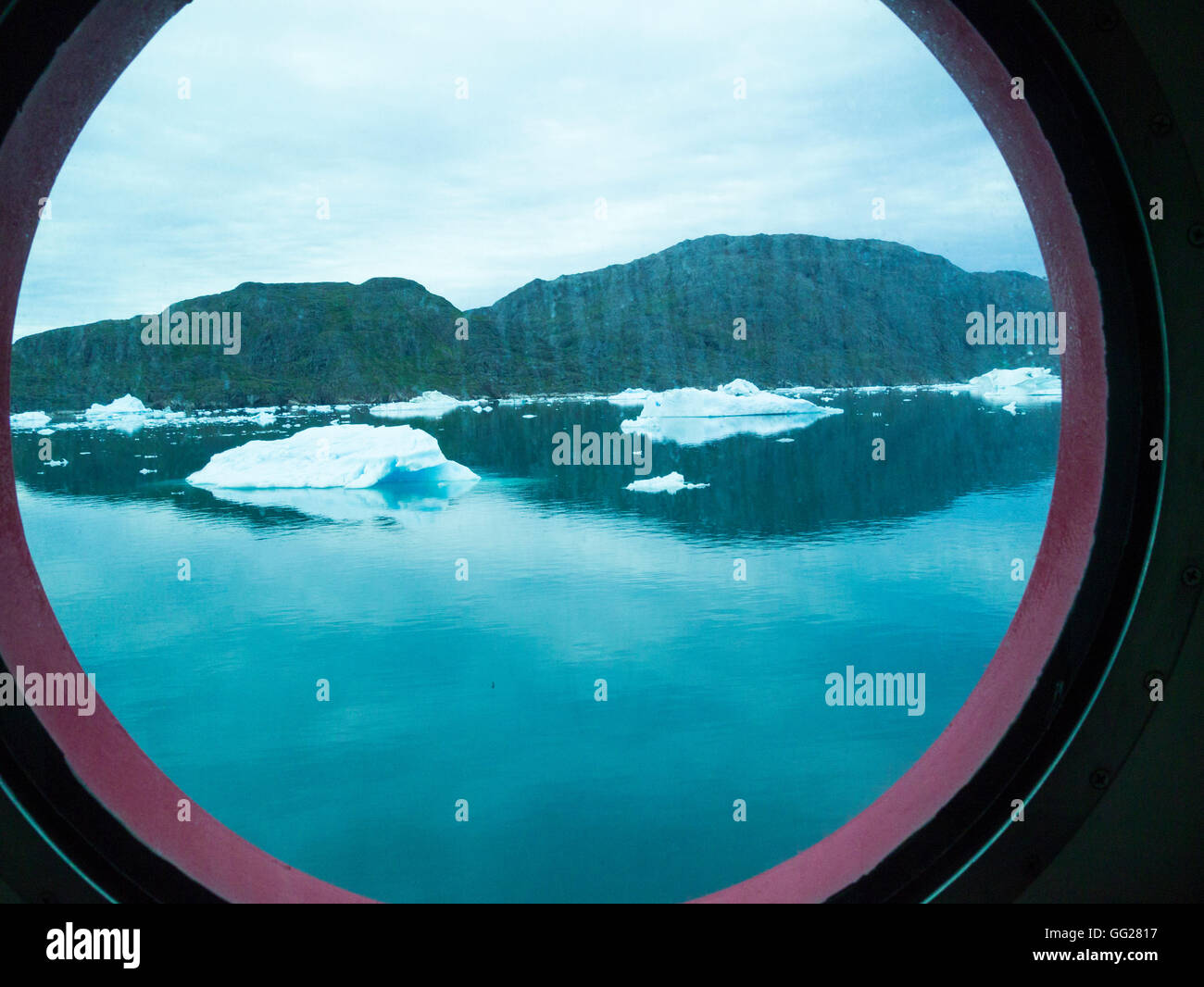 Vu par le hublot du navire Banque de photographies et d’images à haute ...