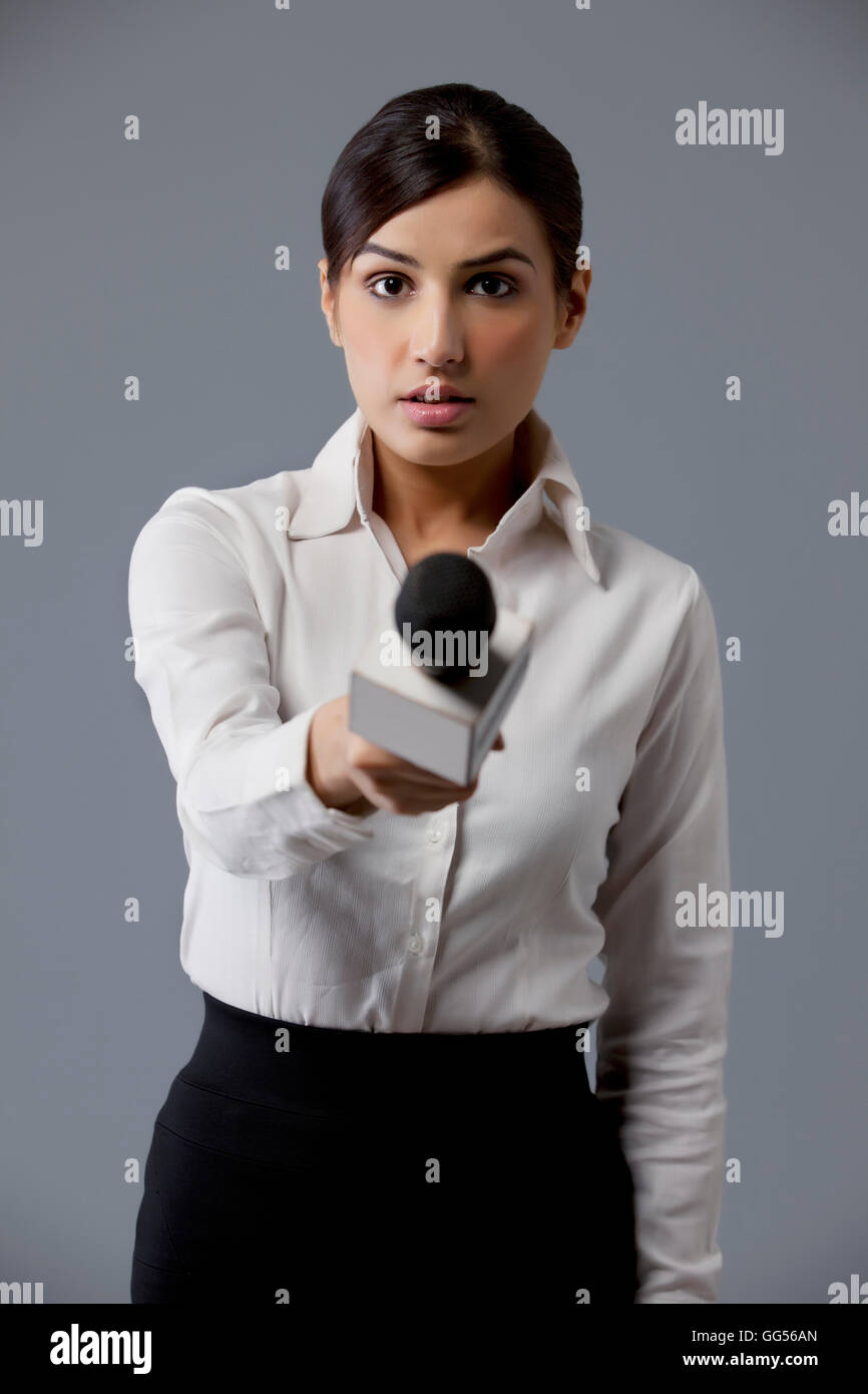 Reporter microphone Banque de photographies et d’images à haute résolution - Alamy