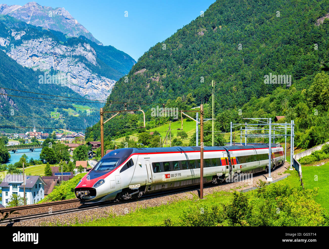 Swiss tilting train Banque de photographies et d’images à haute résolution - Alamy