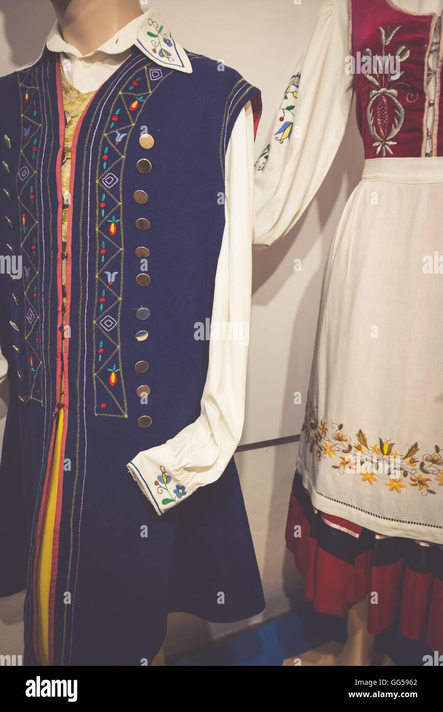 Traditional polish costume Banque de photographies et d’images à haute ...