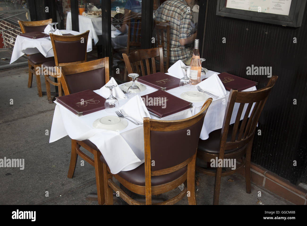 Café de trottoir vide Banque de photographies et d’images à haute ...
