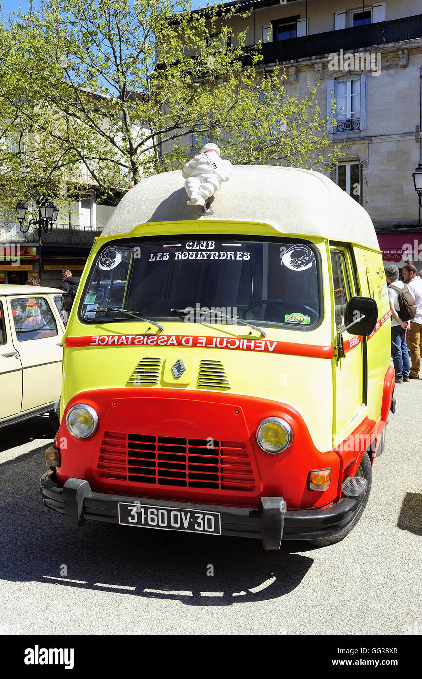 Peugeot 203 l'assistance de 1960 photographié le rallye de voitures ...