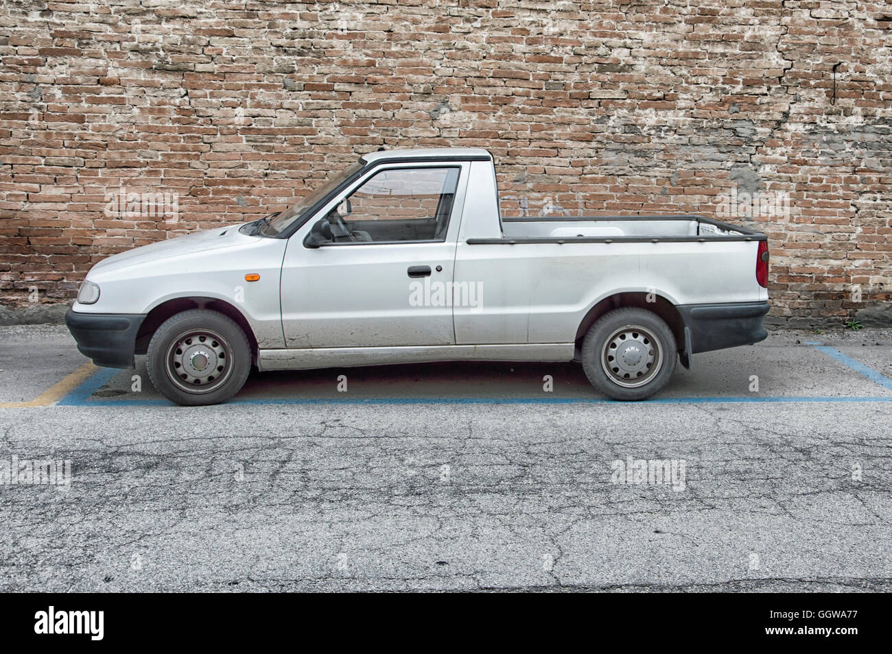 Petite camionnette blanche Banque de photographies et d’images à haute ...