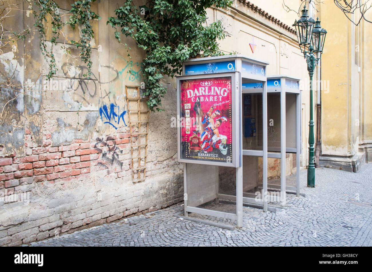 Darling cabaret Banque de photographies et d’images à haute résolution ...