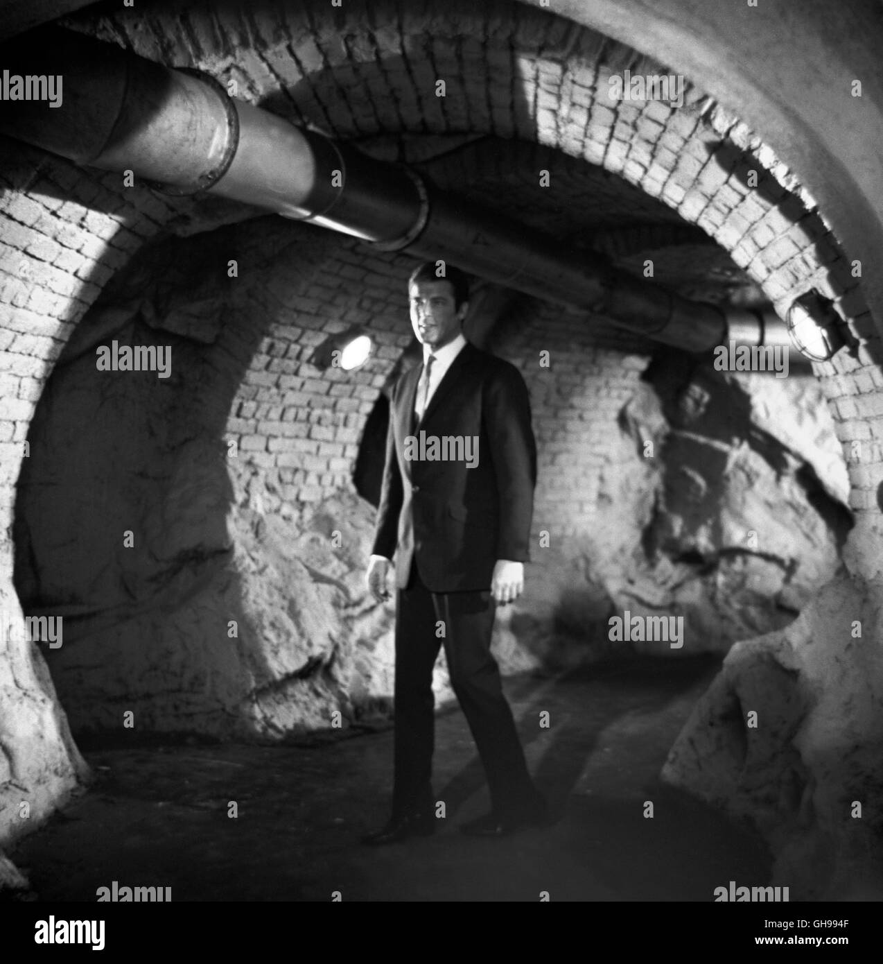 Saint roger moore simon templar Banque de photographies et d’images à ...