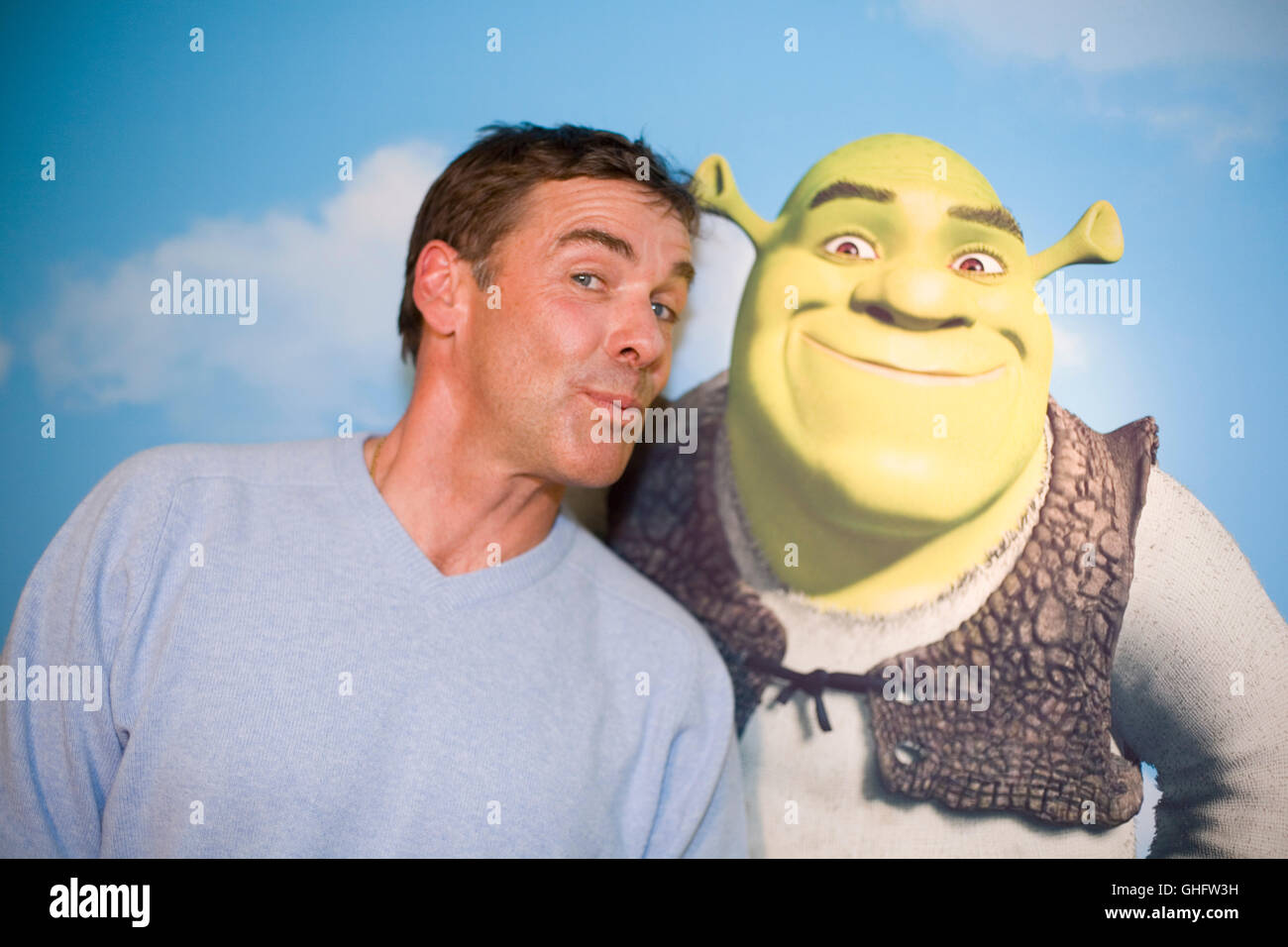 Shrek der Dritte - SASCHA HEHN - Synchronstimme von Shrek Regie : Chris ...
