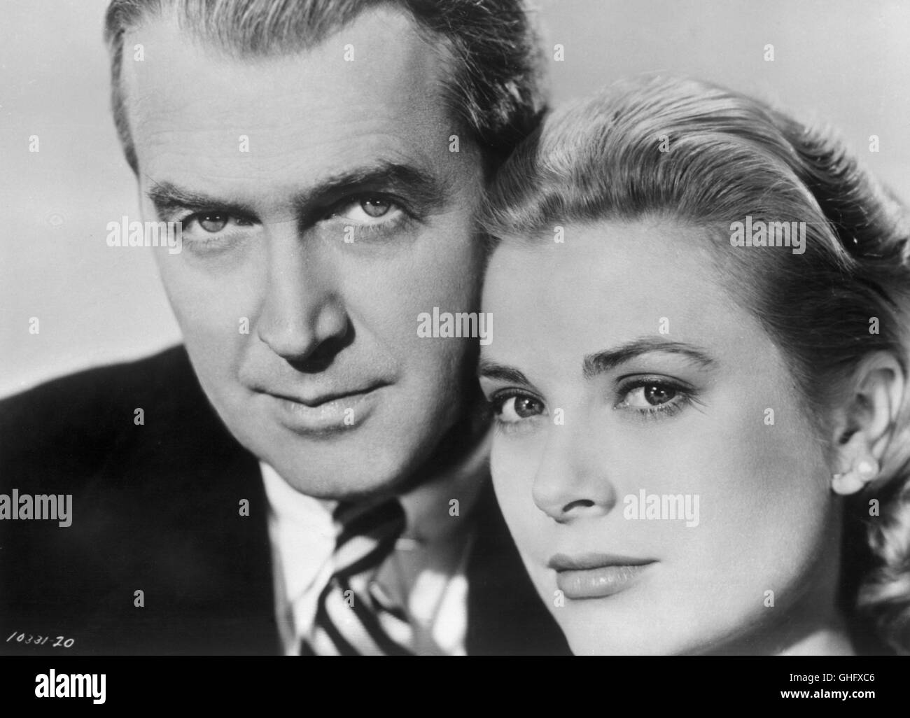 JAMES STEWART (L.B. Jefferies), GRACE KELLY (Lisa Carol Fremont) Régie ...