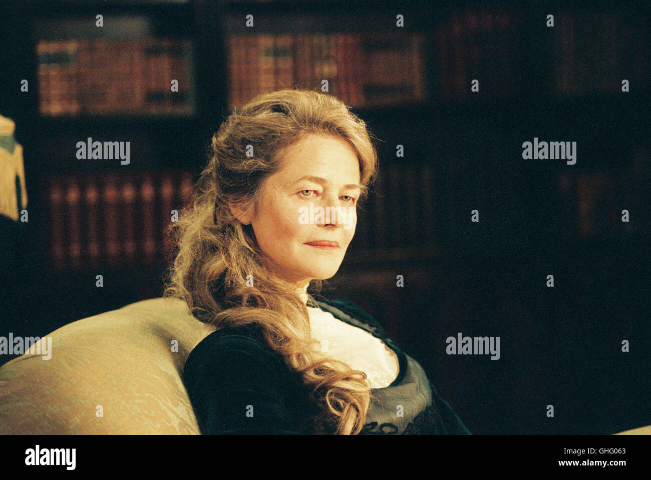 Angel - Ein Leben wie im Traum / Hermione (Charlotte Rampling) Regie ...