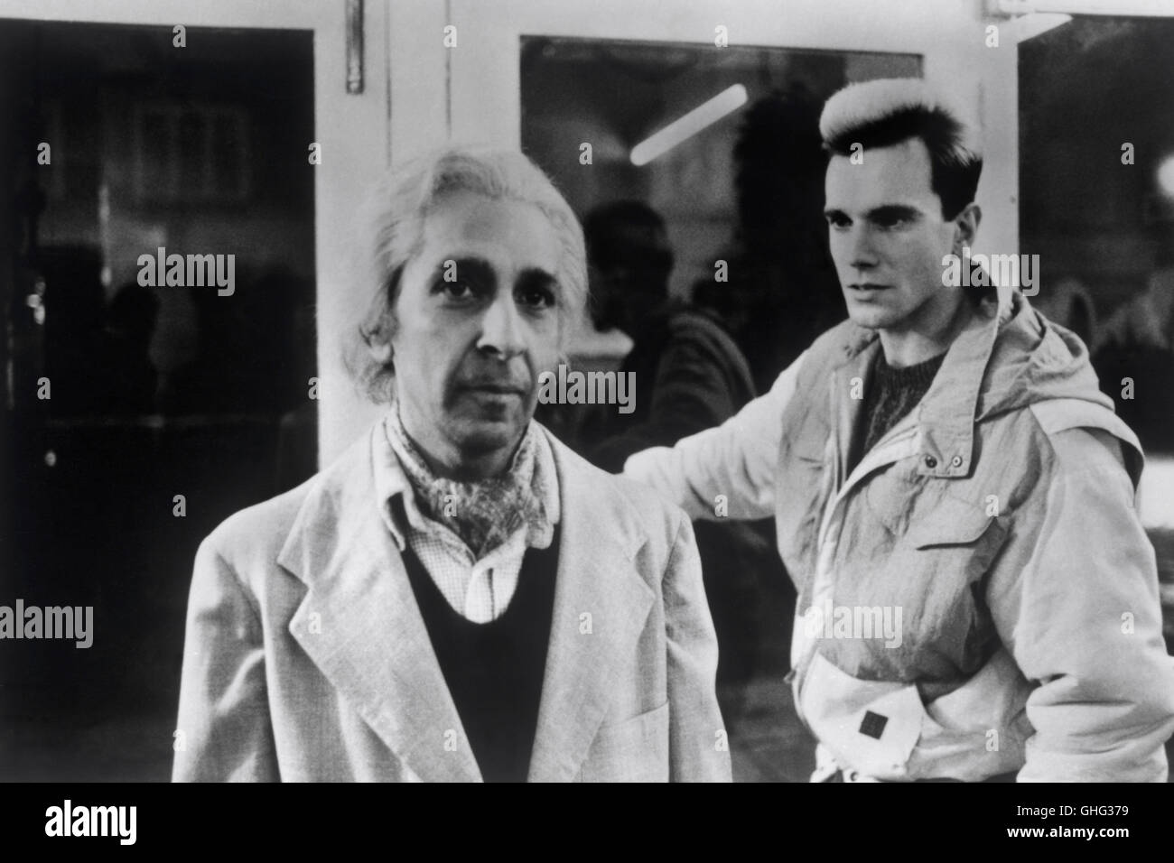 Johnny (Daniel Day Lewis) est par trop comme le père d'Omar (Roshan ...