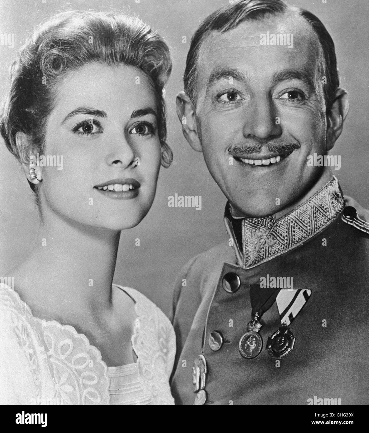 GRACE KELLY (Princesse Alexandra) et Alec Guinness (Prince Albert ...