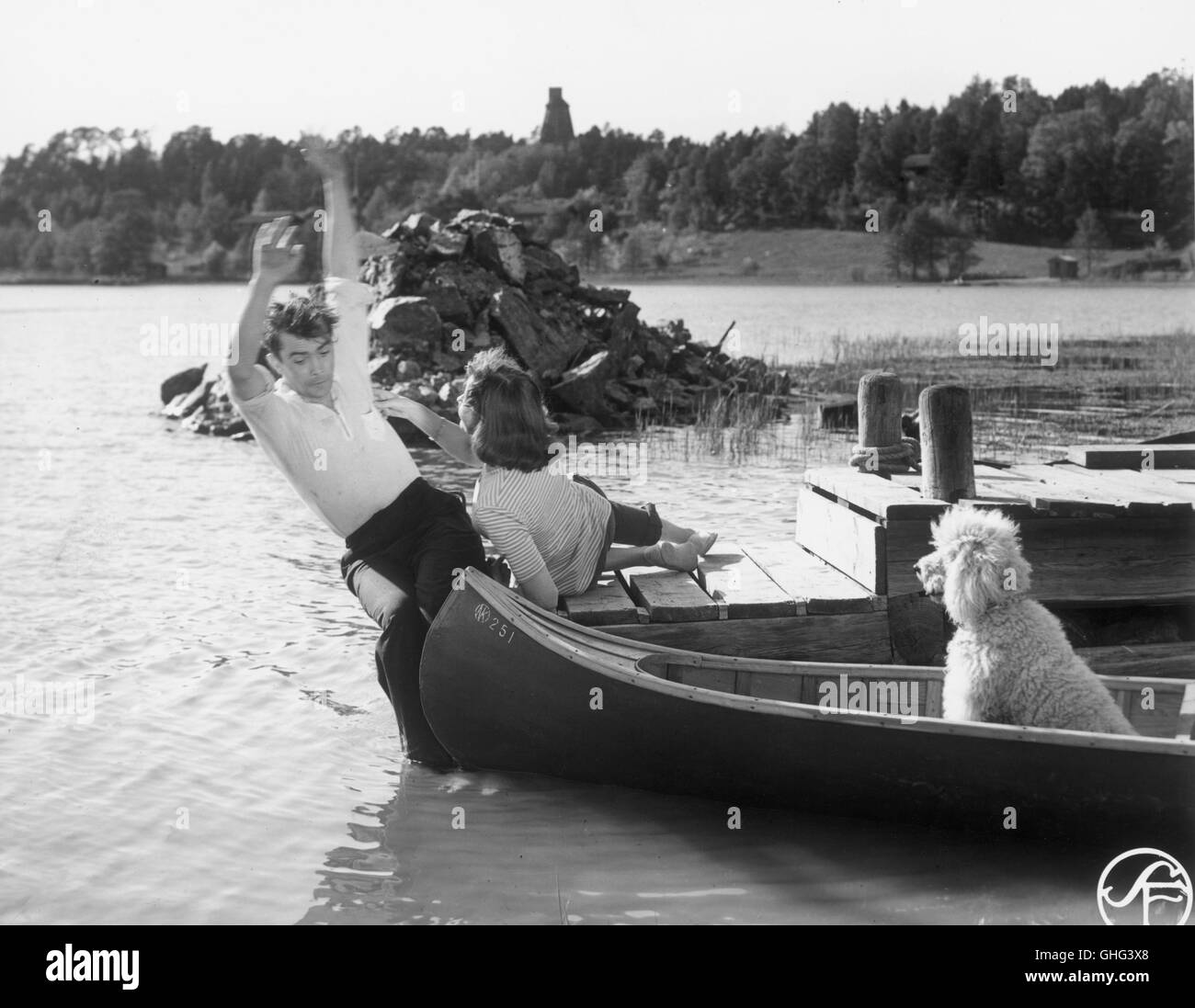 BIRGER MALMSTEN (Henrik) und MAJ-BRITT NILSSON (Marie) Régie : Ingmar ...