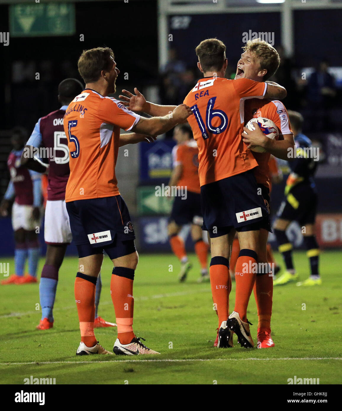 Scores de luton towns cameron mcgeehan Banque de photographies et d ...