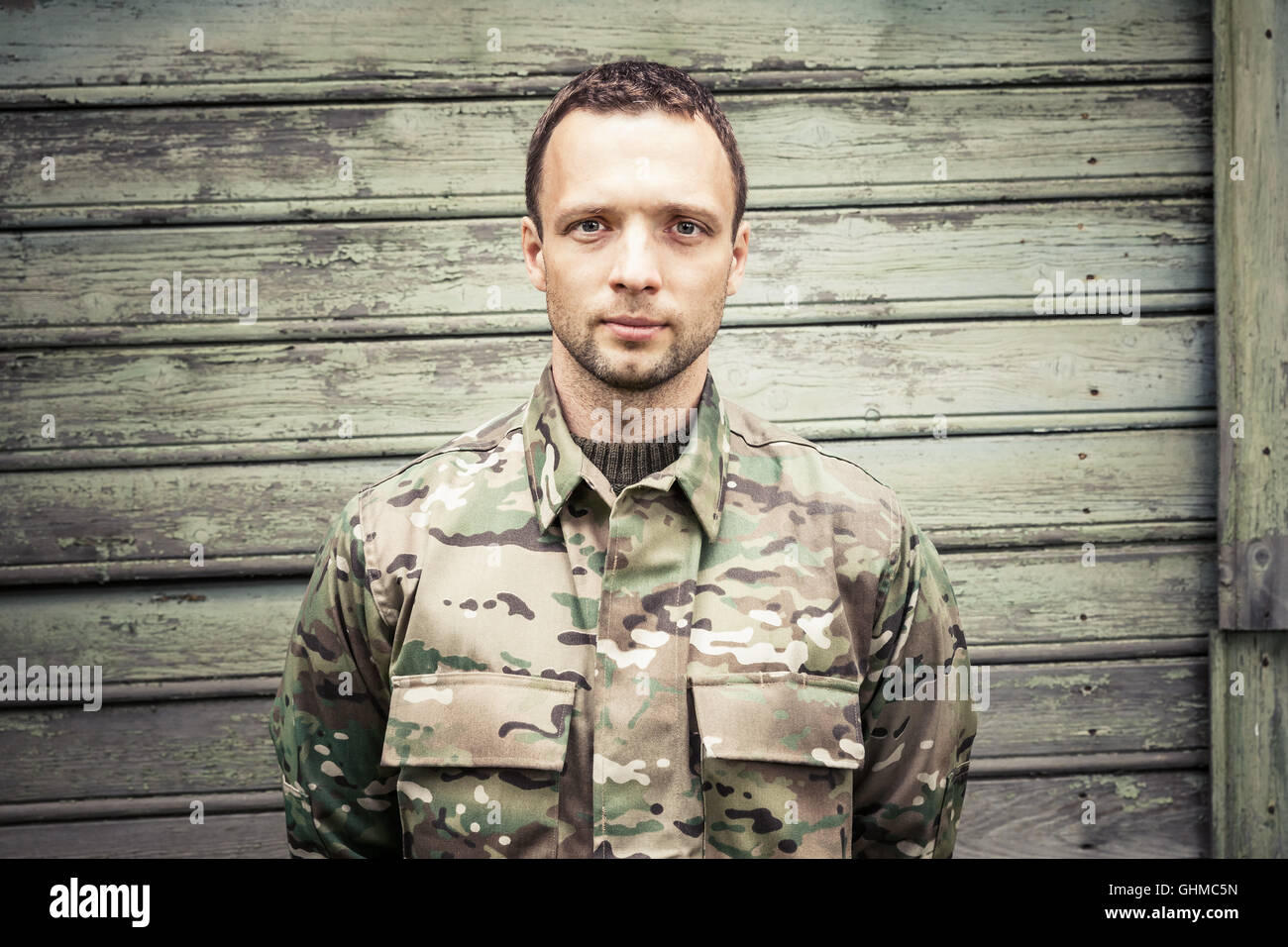 Uniforme militaire vert Banque de photographies et d’images à haute ...