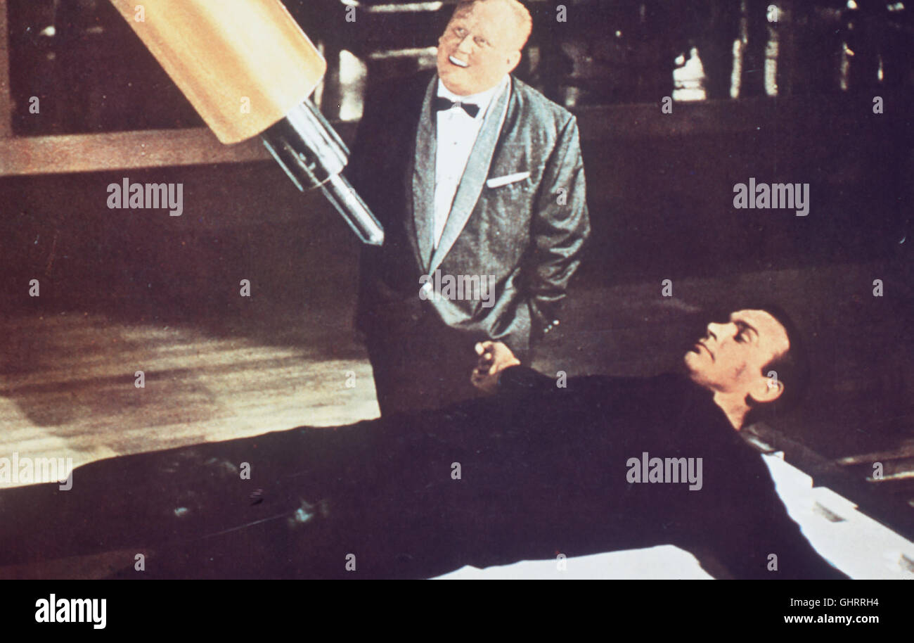 Sean Connery Gert Frobe James Bond Banque d'image et photos - Alamy