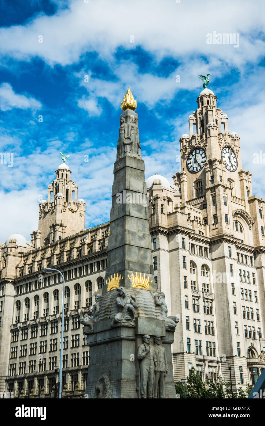 Titanic monument liverpool Banque de photographies et d’images à haute ...