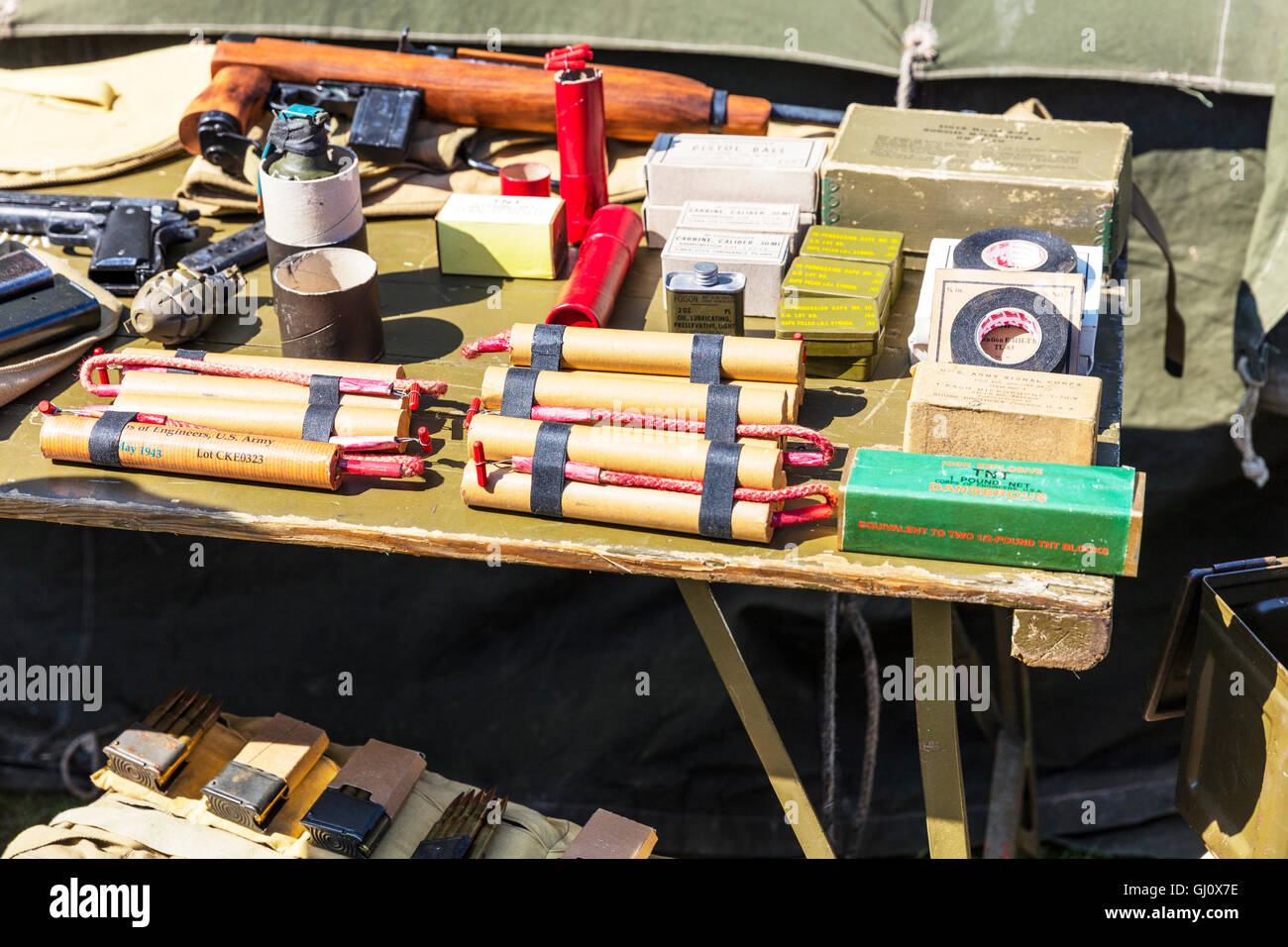 Bâton De Dynamite Banque d'image et photos - Alamy