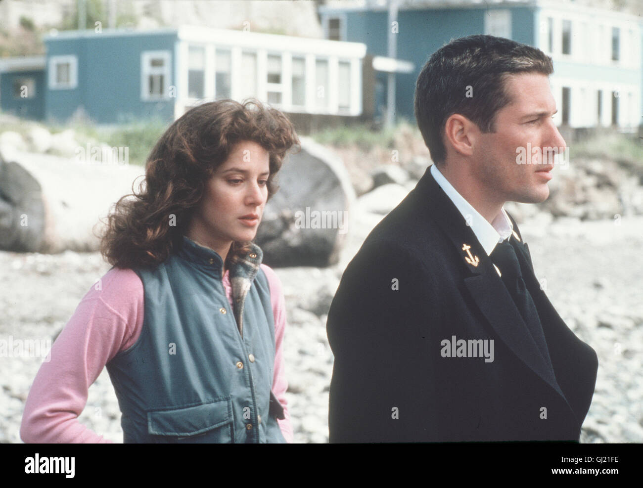 EIN OFFIZIER UND MESSIEURS- der arbeitslose Zack Mayo durchläuft ...