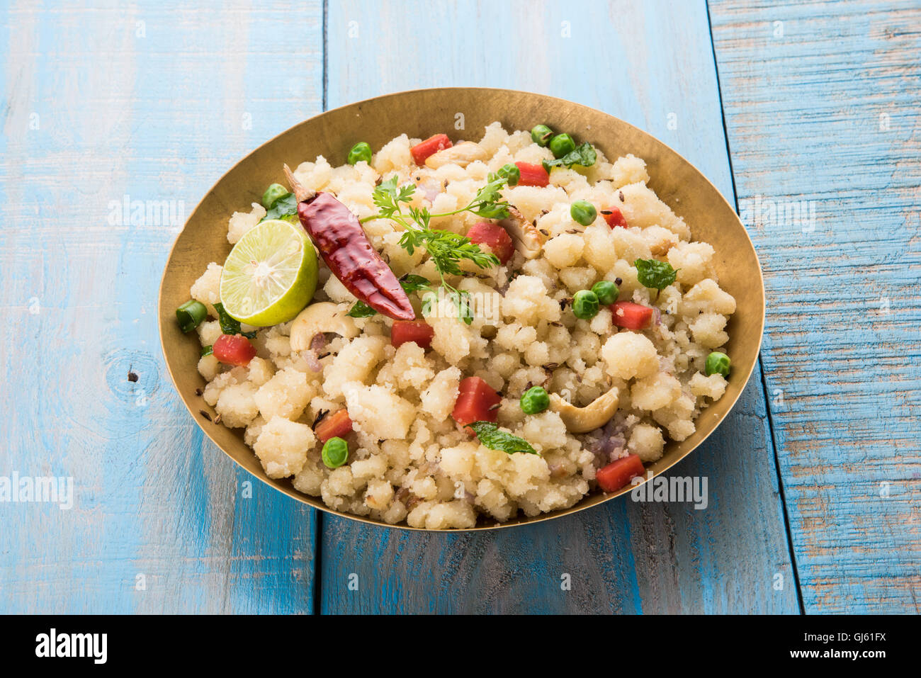 Rava Upma - Popular south Indian breakfast with semoule et légumes ...