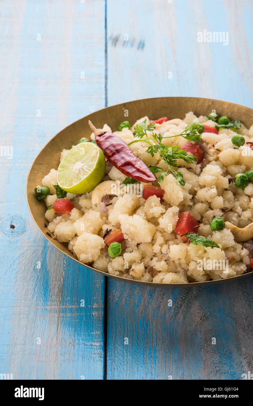 Rava Upma - Popular south Indian breakfast with semoule et légumes ...