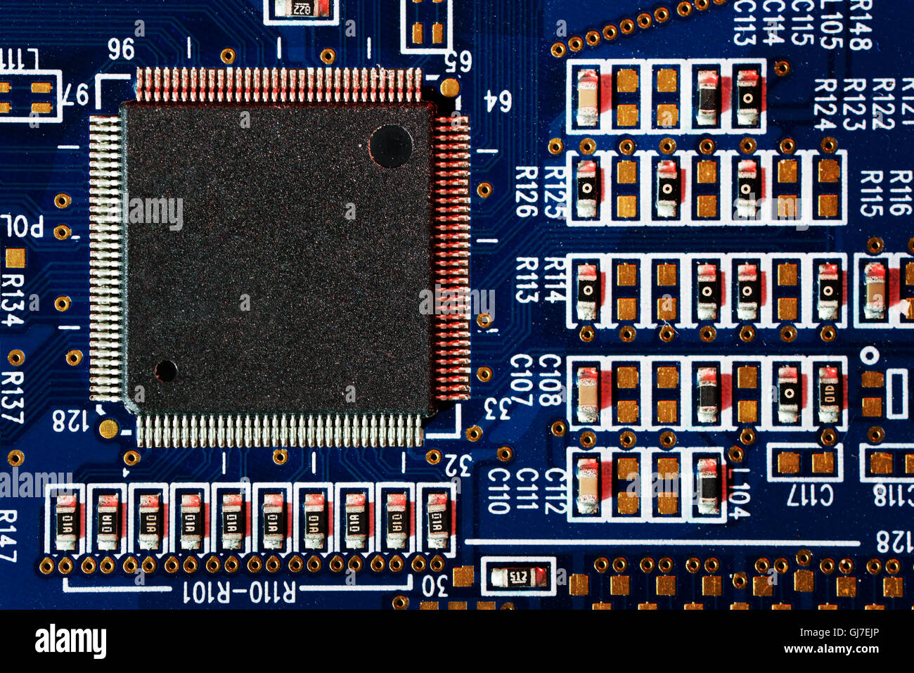 Circuits intégrés fabrication Banque de photographies et d’images à ...