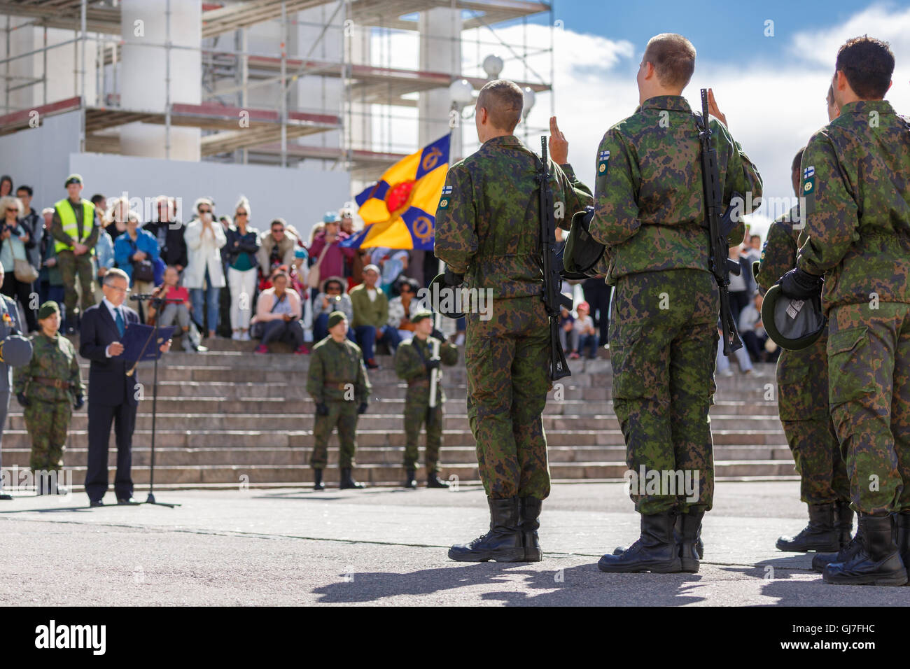 Les conscrits militaires finlandais donnent leur engagement solennel ...