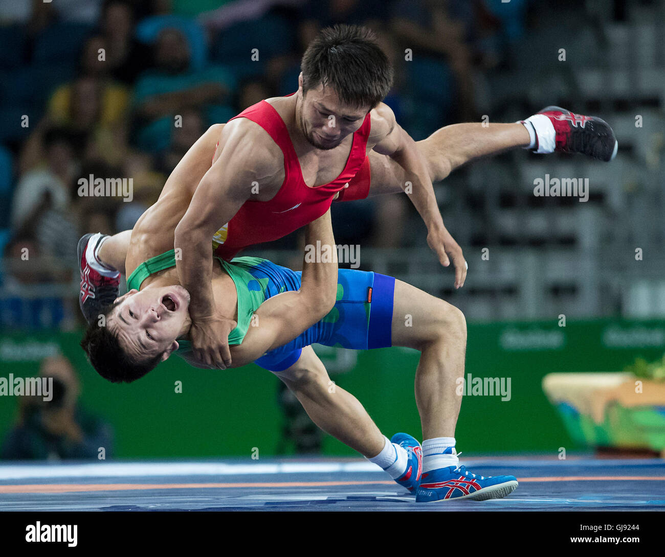 Lutte gréco romaine kgz Banque de photographies et d’images à haute ...