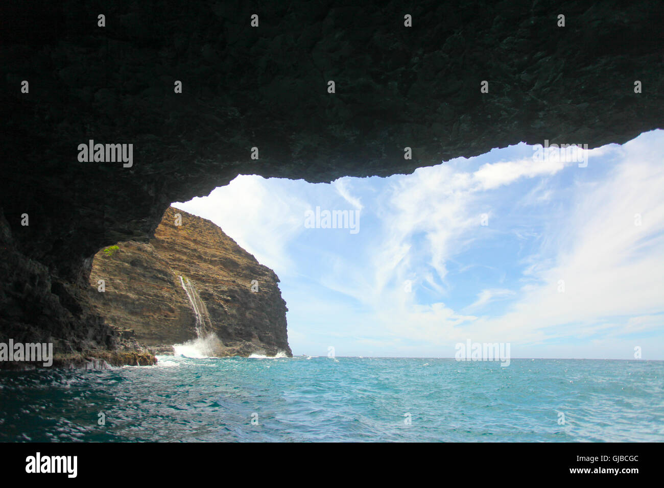 Grotte sur la mer Banque de photographies et d’images à haute ...