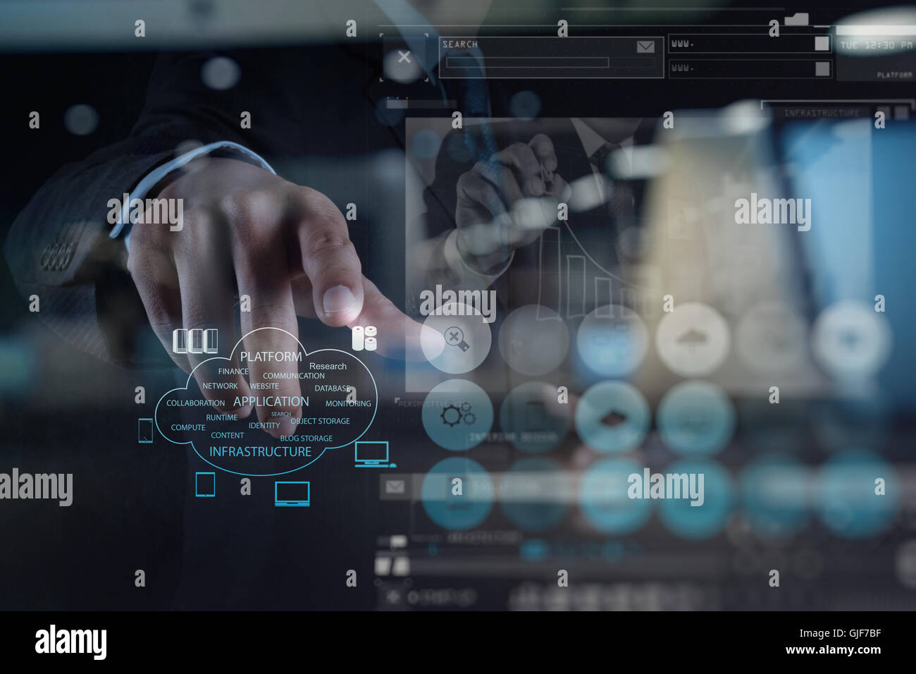 Double exposition de Businessman part travailler avec un schéma de ...