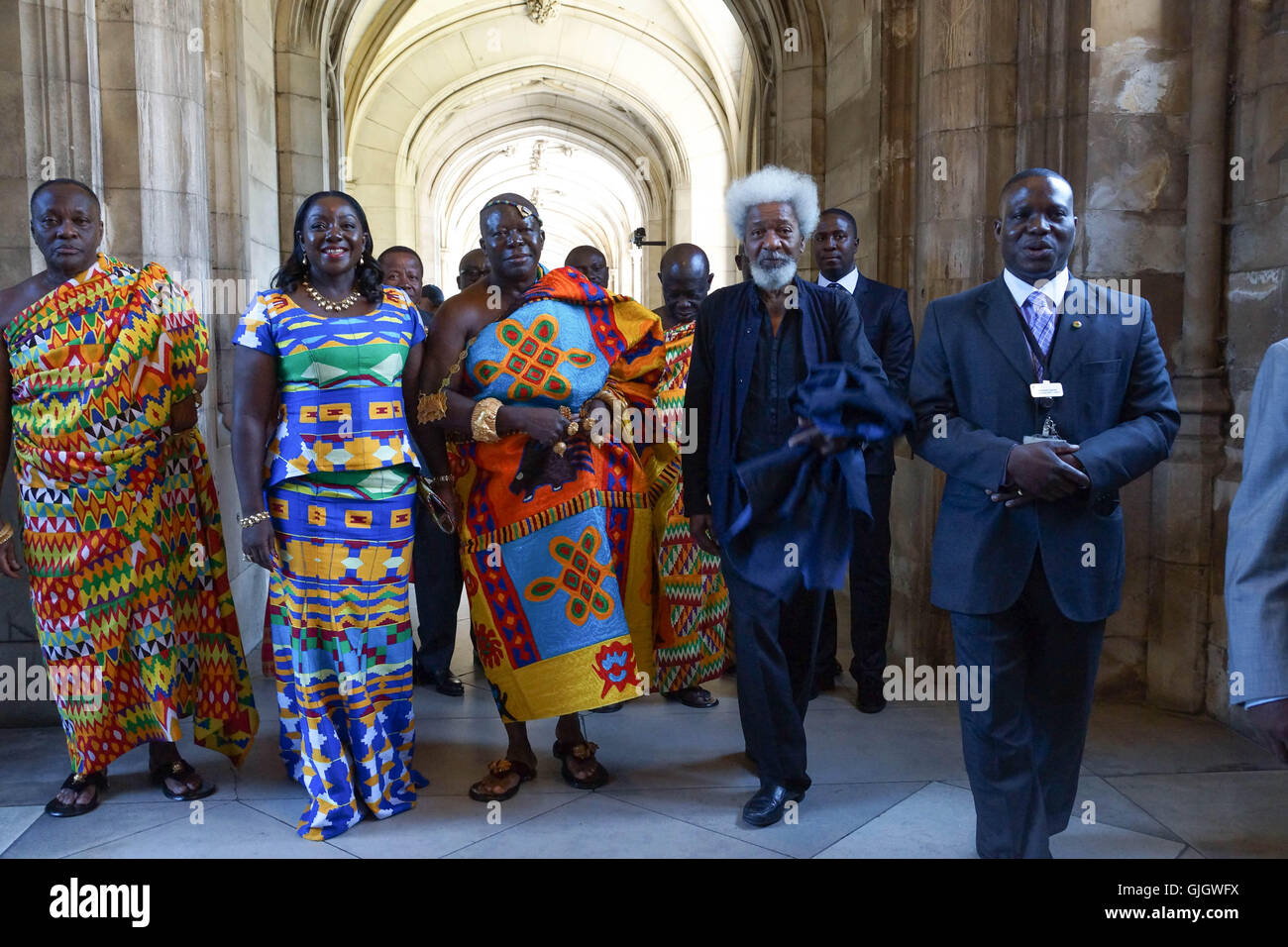Osei tutu Banque de photographies et d’images à haute résolution - Alamy