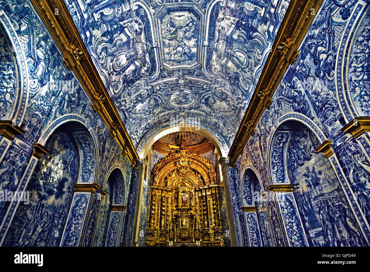 Azulejos Portugal Photos & Azulejos Portugal Images - Alamy