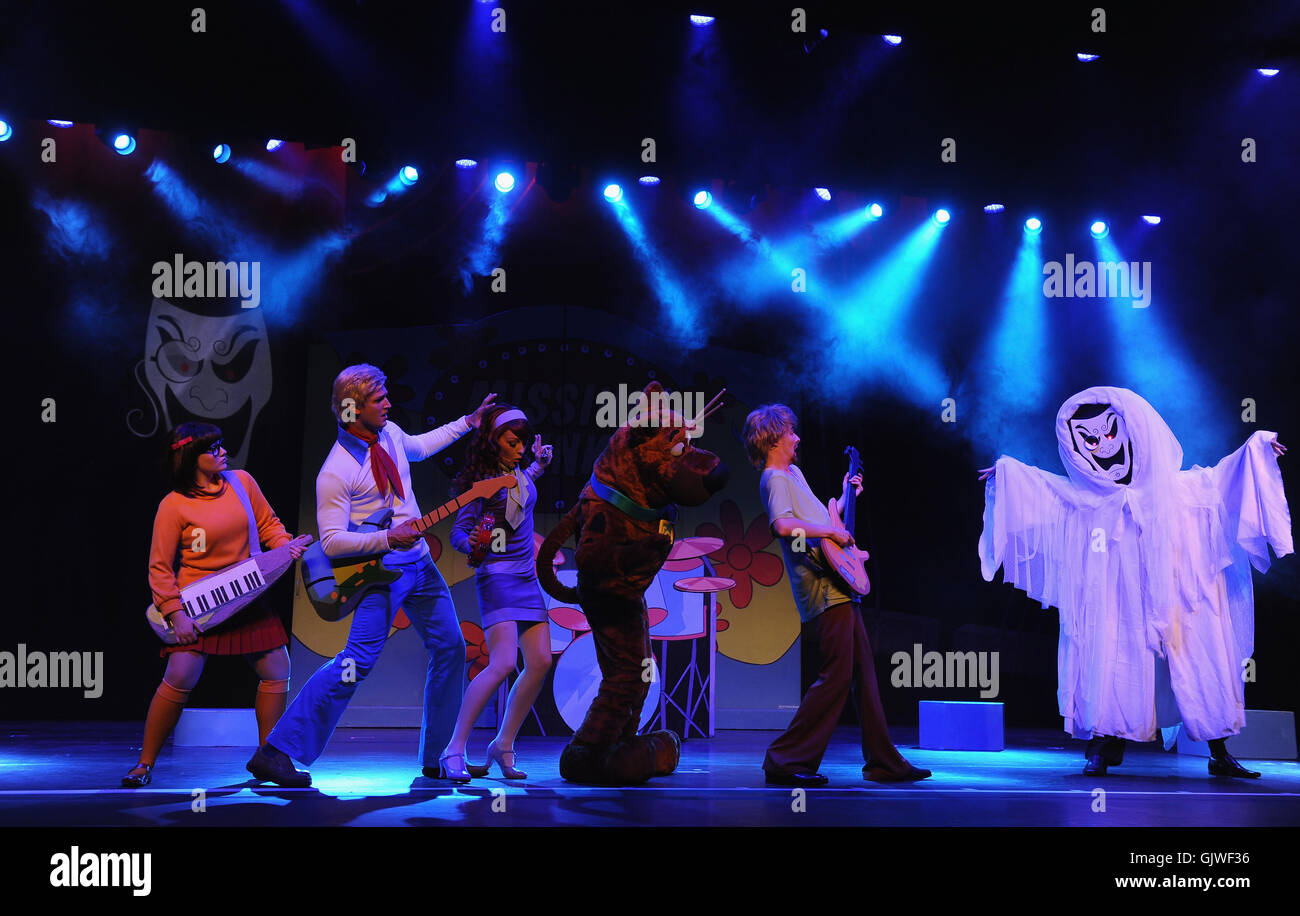 Velma scooby doo daphne fred scooby doo Banque de photographies et d ...