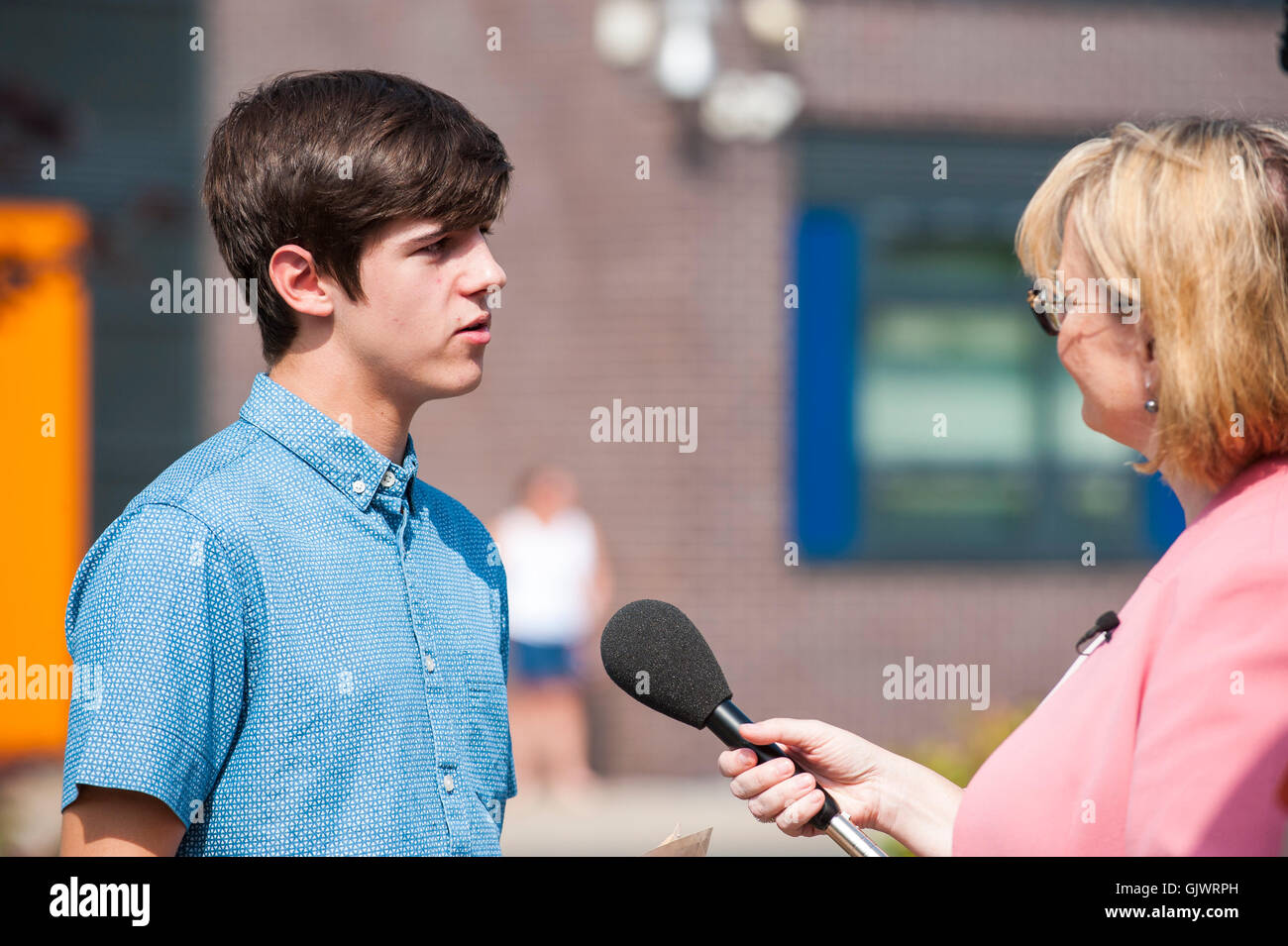 Teen student interview man Banque de photographies et d’images à haute ...