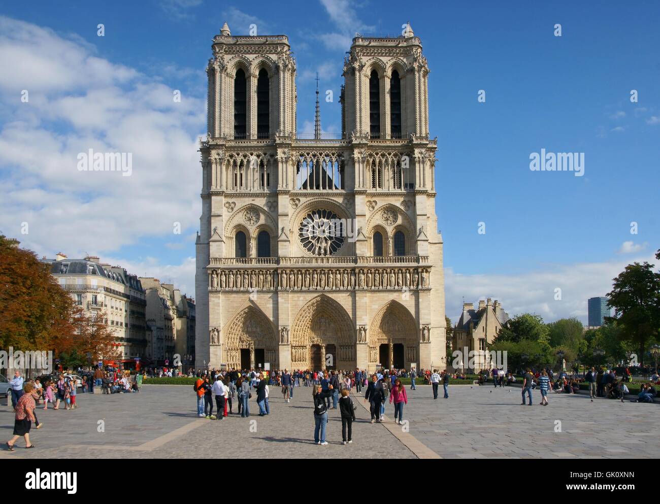 Place du parvis notre dame Banque de photographies et d’images à haute ...