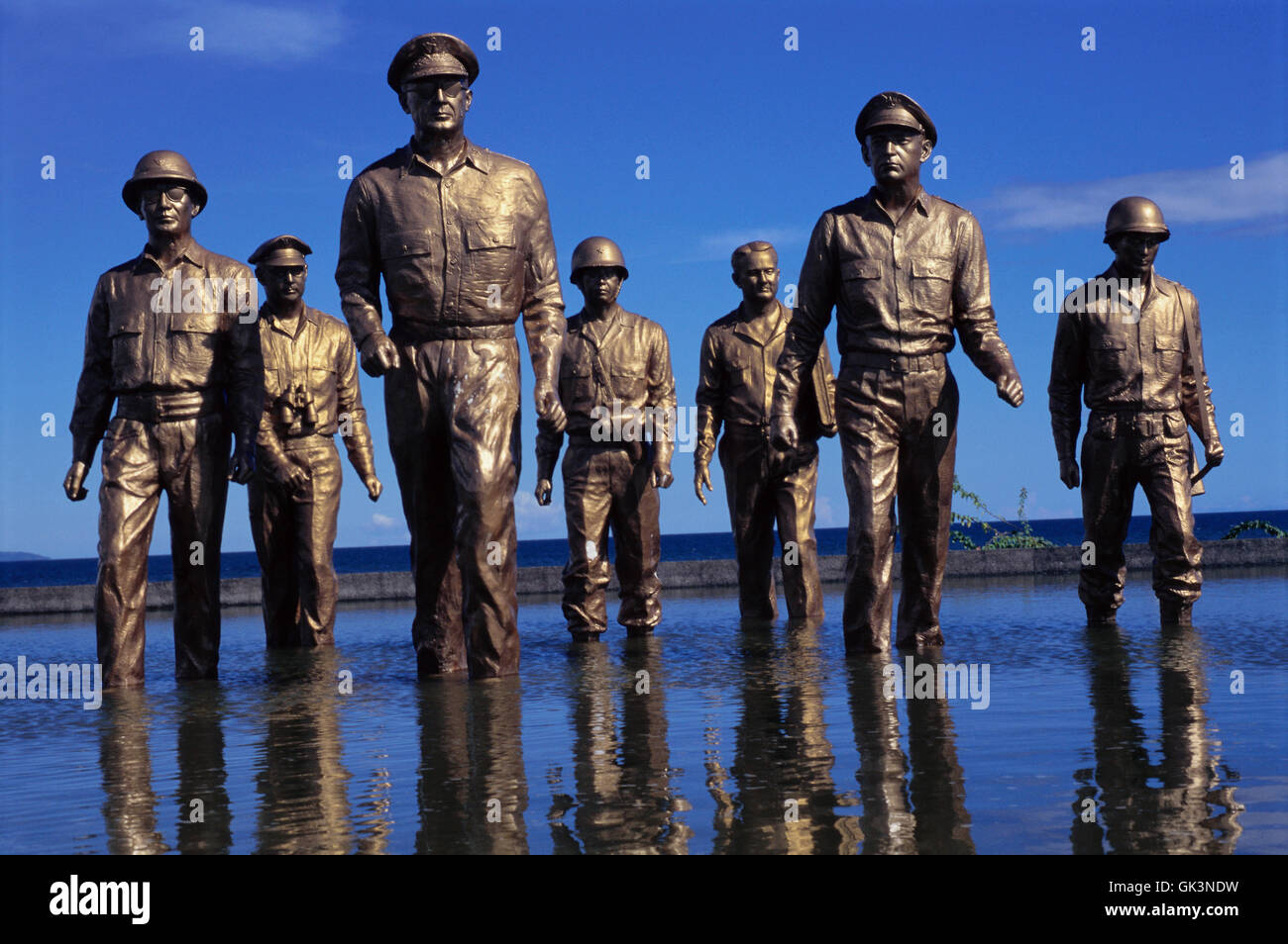 Ca. 1990-2000, l'île de Leyte, aux Philippines --- le général Douglas ...