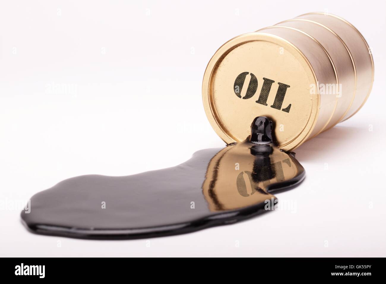 Baril pétrole Banque de photographies et d’images à haute résolution ...