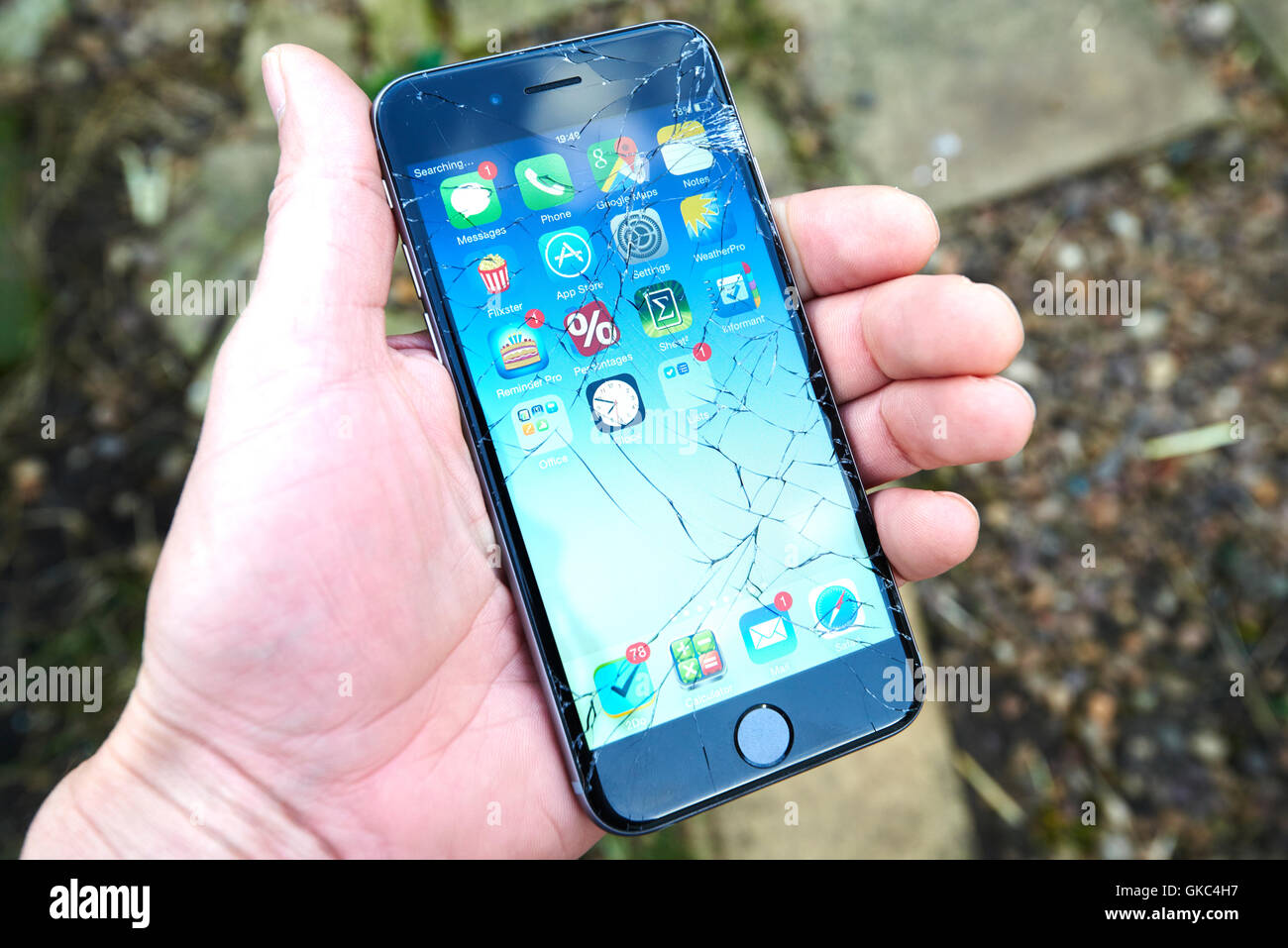 écran brisé Banque de photographies et d’images à haute résolution - Alamy