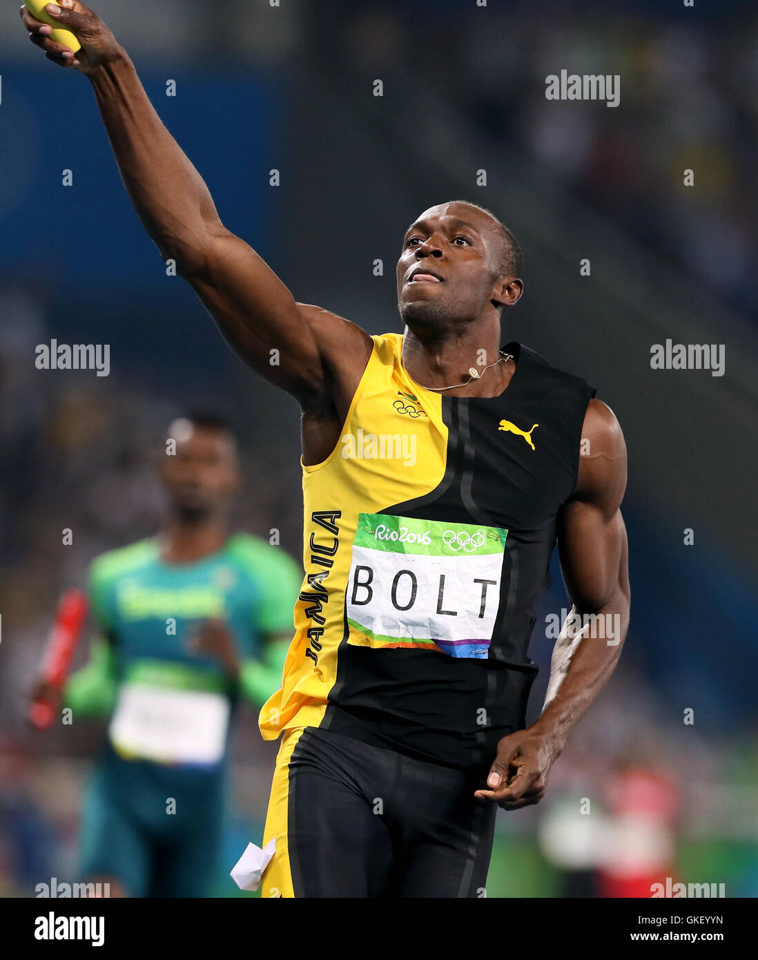 Usain Bolt de la Jamaïque célèbre après son ancrage Men's 4 x 100m de l ...
