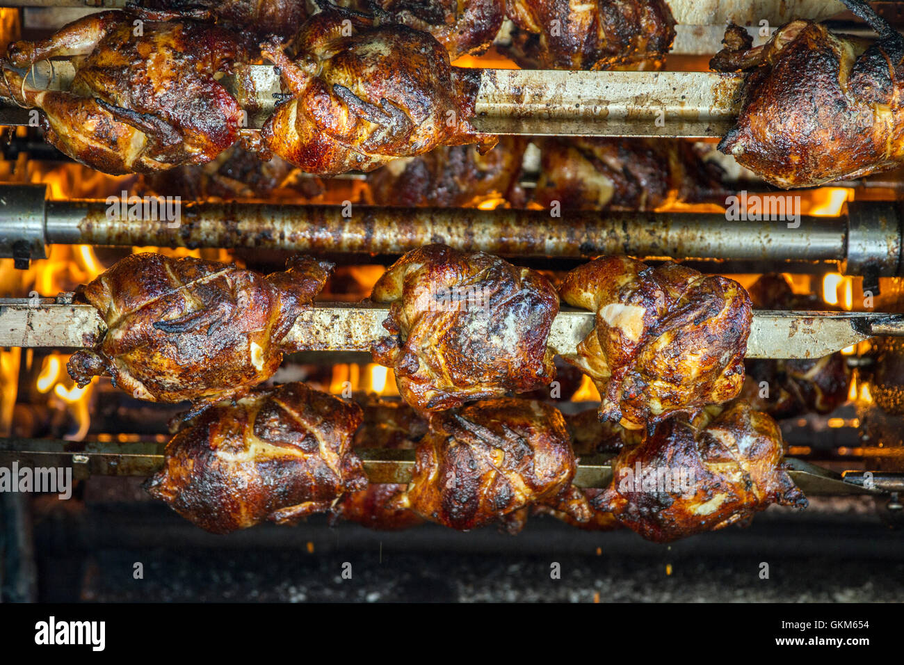 Rotisserie chicken cooking spit Banque de photographies et d’images à ...